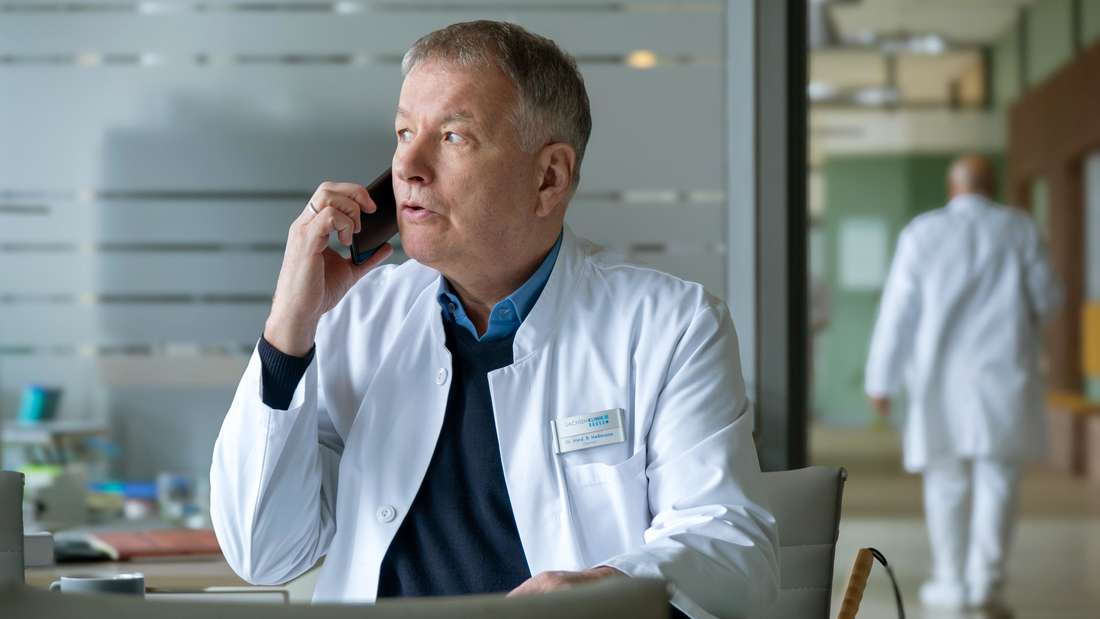 „In aller Freundschaft“: Thomas Rühmann denkt noch lange nicht an den ...